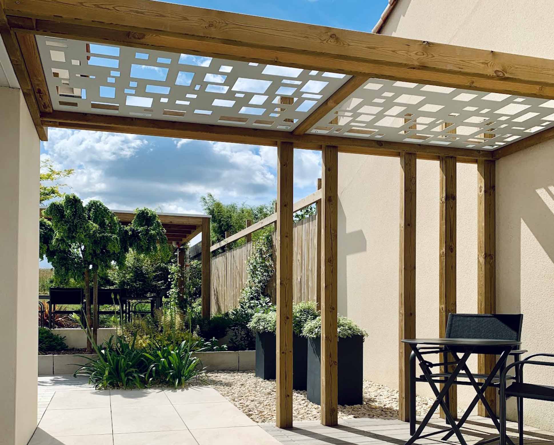 Abri de jardin, Pergola et Carport - Jardins de rêve - Créateur Paysagiste Abri de jardin, Pergola et Carport - Jardins de rêve - Créateur Paysagiste
